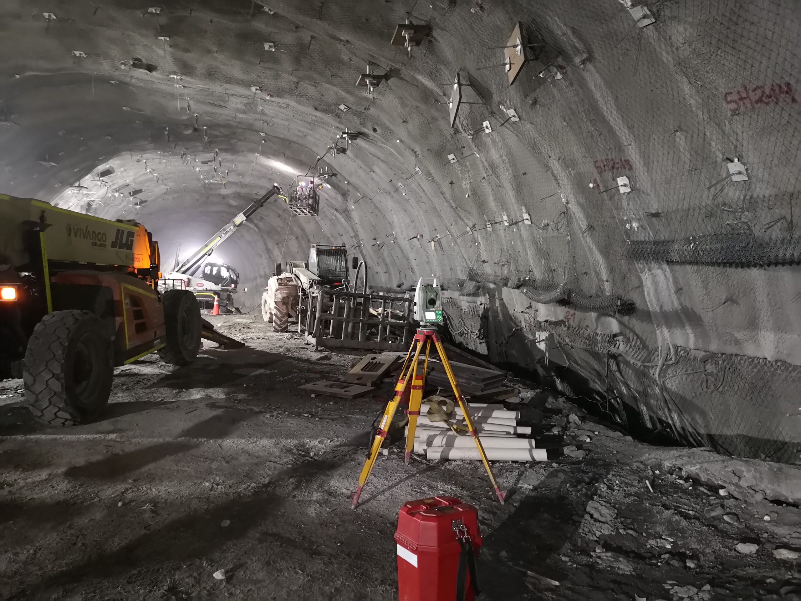 Control of the progress of underground works - Geodata Andina ...